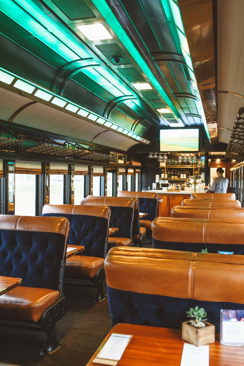 19 Epic Luxury Train Rides Around the World That Belong on Your Bucket List
