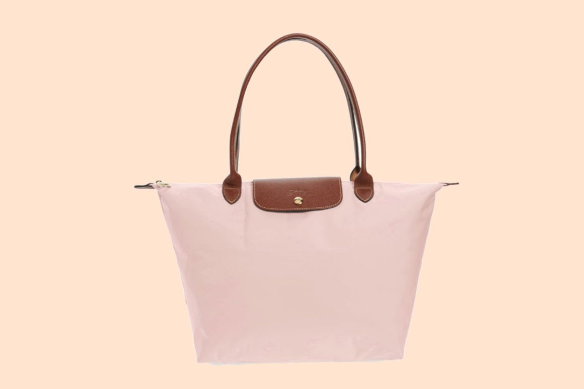 How To Pick The Best Travel Purse For You (Stylish + Functional)