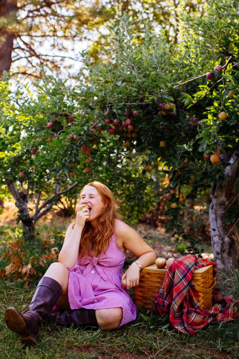 12 Cute Apple Picking Outfits You Can Shop Online This Fall 2021