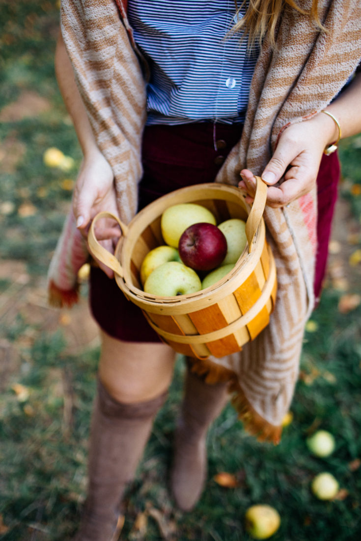 12 Cute Apple Picking Outfits You Can Shop Online This Fall 2021