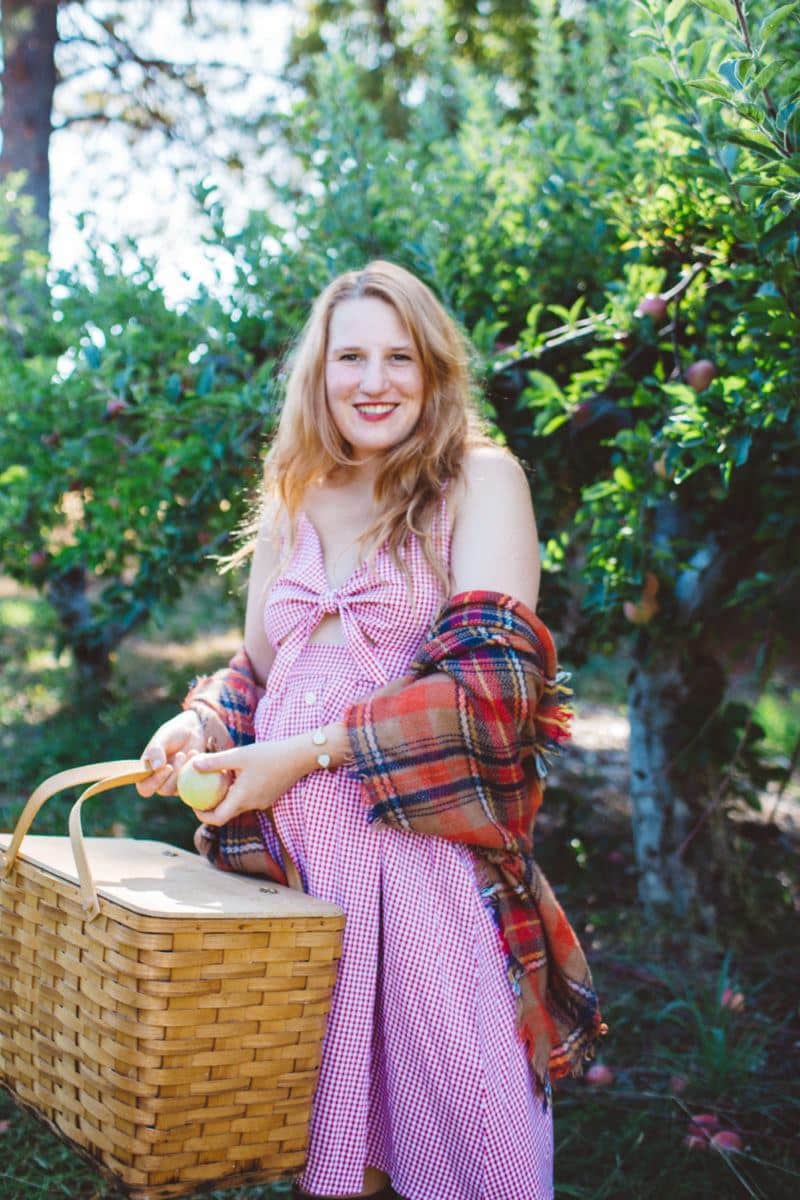 12 Cute Apple Picking Outfits You Can Shop Online This Fall 2024