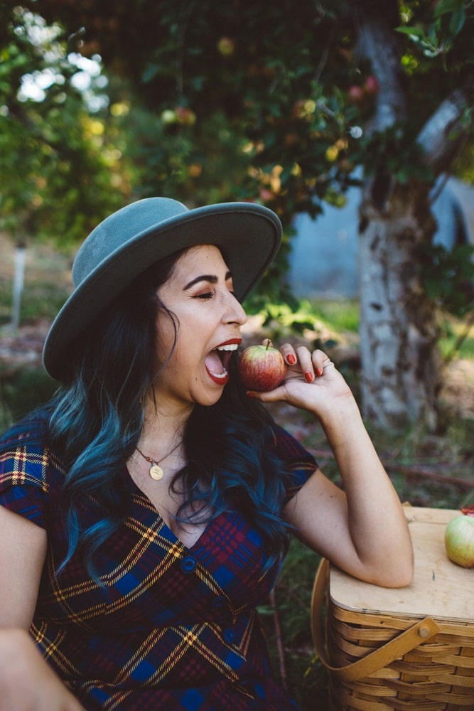 12 Cute Apple Picking Outfits You Can Shop Online This Fall 2021