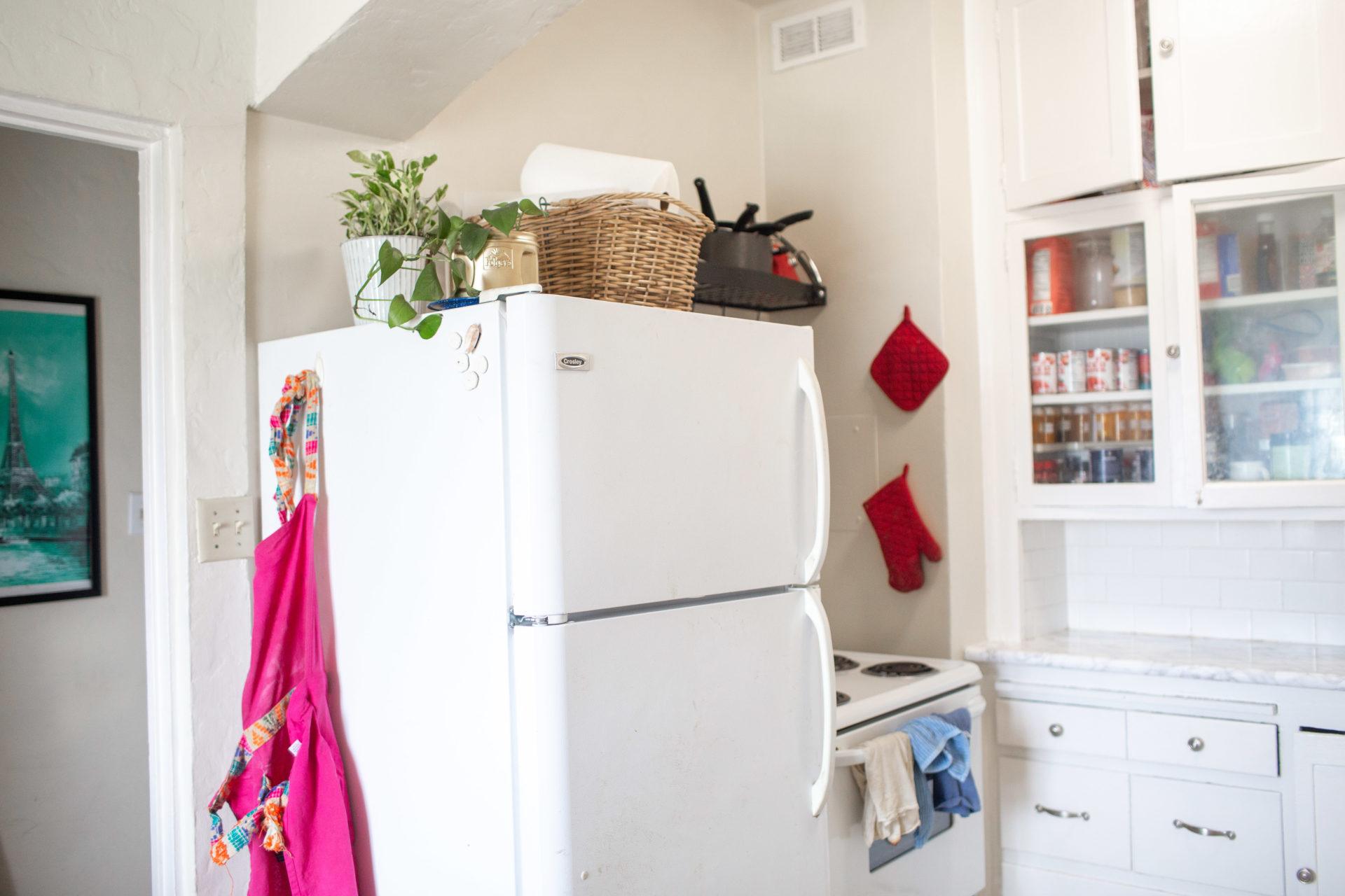 DIY: How I Put Contact Paper On My Fridge (Before & After Photos!)