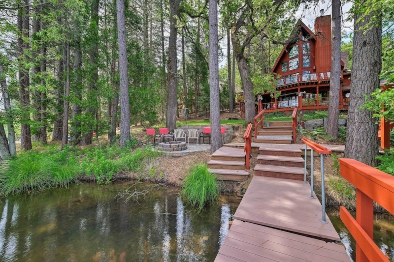 10 Unique Yosemite Airbnbs & Cabins For A Magical National Park Trip