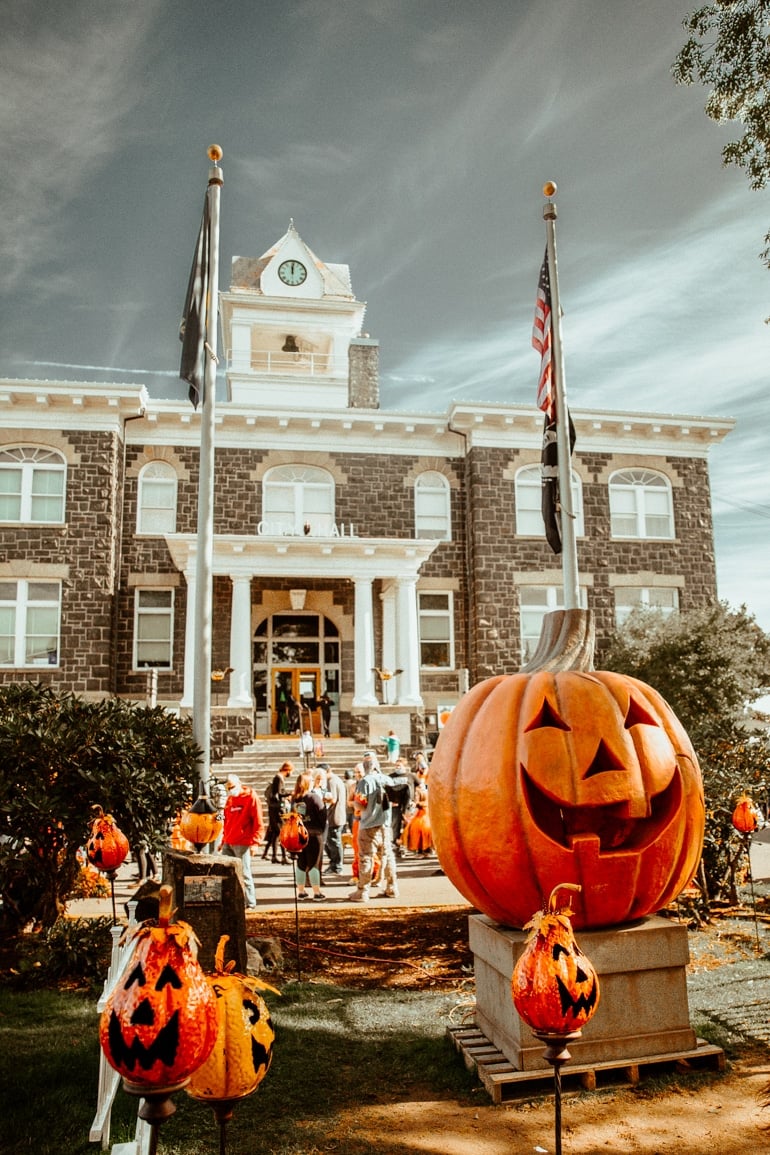OMG I Went To Halloweentown! 5 Tips For Visiting St. Helens, Oregon