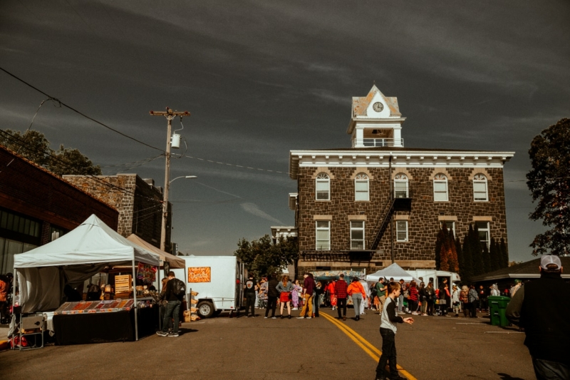 OMG I Went To Halloweentown! 5 Tips For Visiting St. Helens, Oregon
