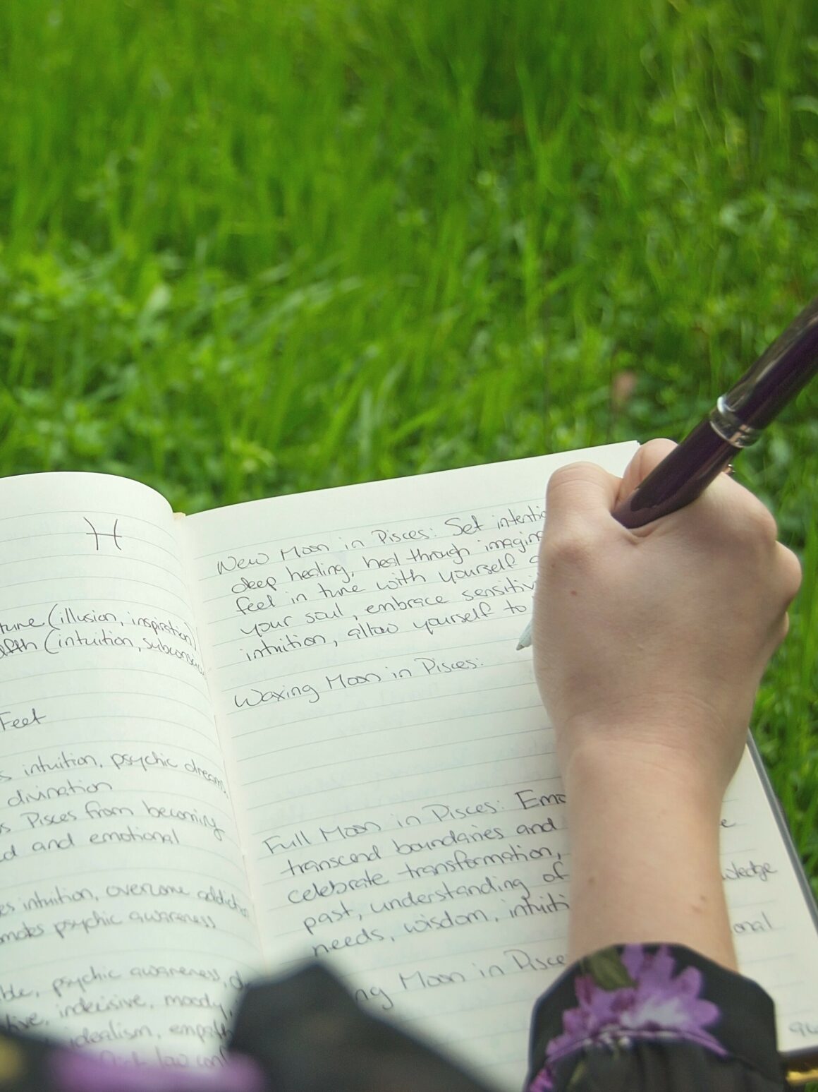 How To Manifest Something By Writing It Down: 4 Methods of Manifestation