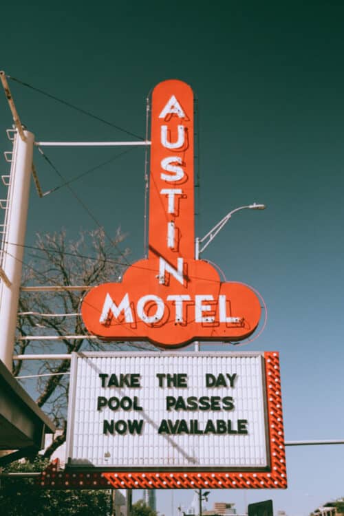 11 Austin Texas Outfits: Ideas, Packing List Guide & What To Wear In Austin