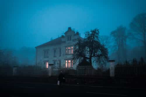 19 Spooky Places to Visit For Halloween (Haunted Towns, Best Festivals ...