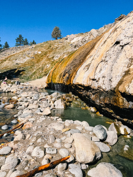10 Must-Know Tips For Soaking In Buckeye Hot Springs Near Bridgeport