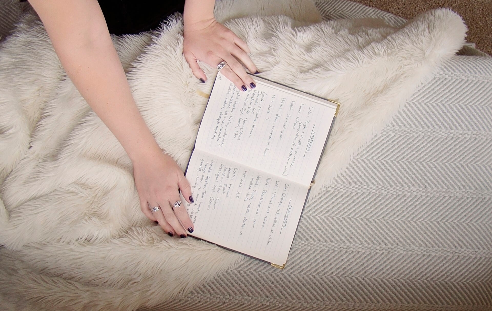What to Do on a New Moon: 10+ Easy New Moon Rituals