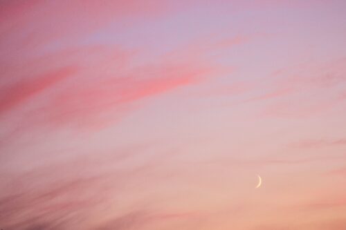 What to Do on a New Moon: 10+ Easy New Moon Rituals