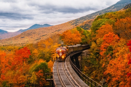 19 Epic Luxury Train Rides Around the World That Belong on Your Bucket List
