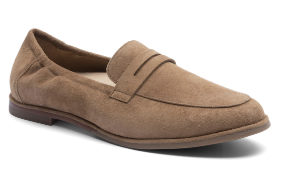 21 Best Travel Shoes For All Weather, Terrains & Activities