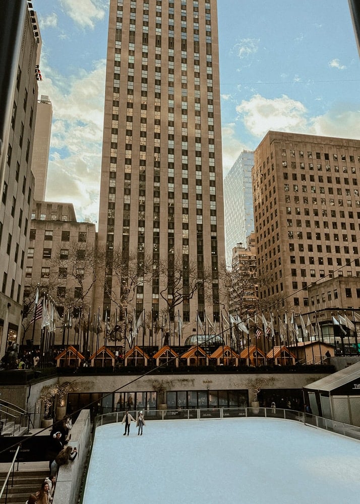 I Found All The Elf Movie Filming Locations In NYC & It Was The Best ...