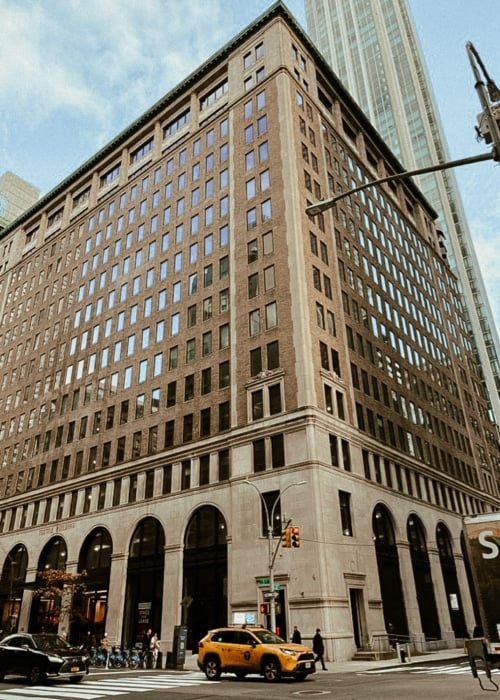 I Found All The Elf Movie Filming Locations In NYC & It Was The Best ...