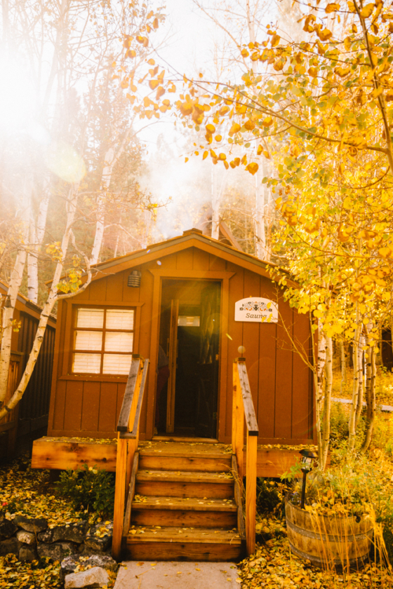 Experience Fall Magic at Desolation Hotel: Hope Valley's Best Leaf Peeping