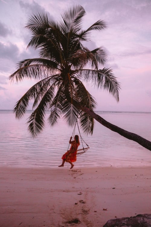 How To Visit The Maldives (Best Time To Go, Costs, Top Resorts, Activities)